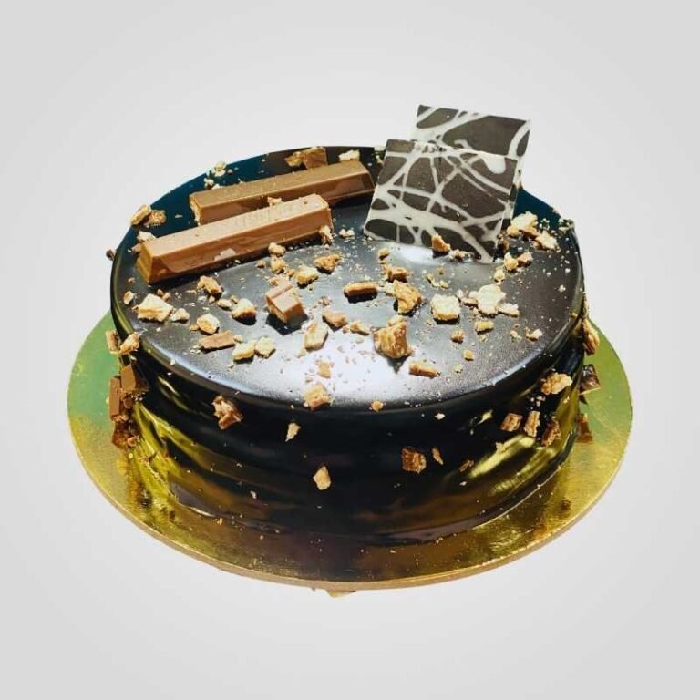 Kit kat Chocolate Cake - Mister Berry